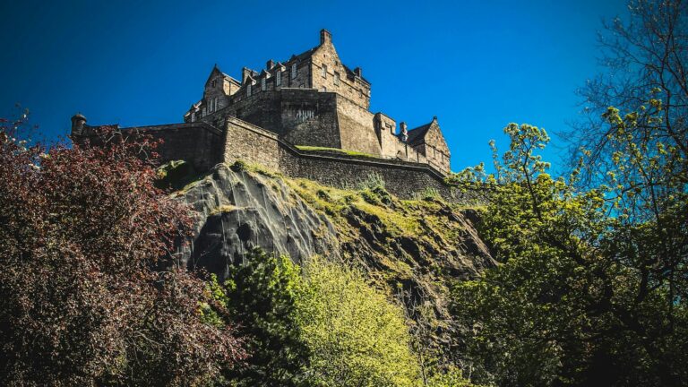 Edinburgh Castle: Tickets, History & Visitor Guide (2026)